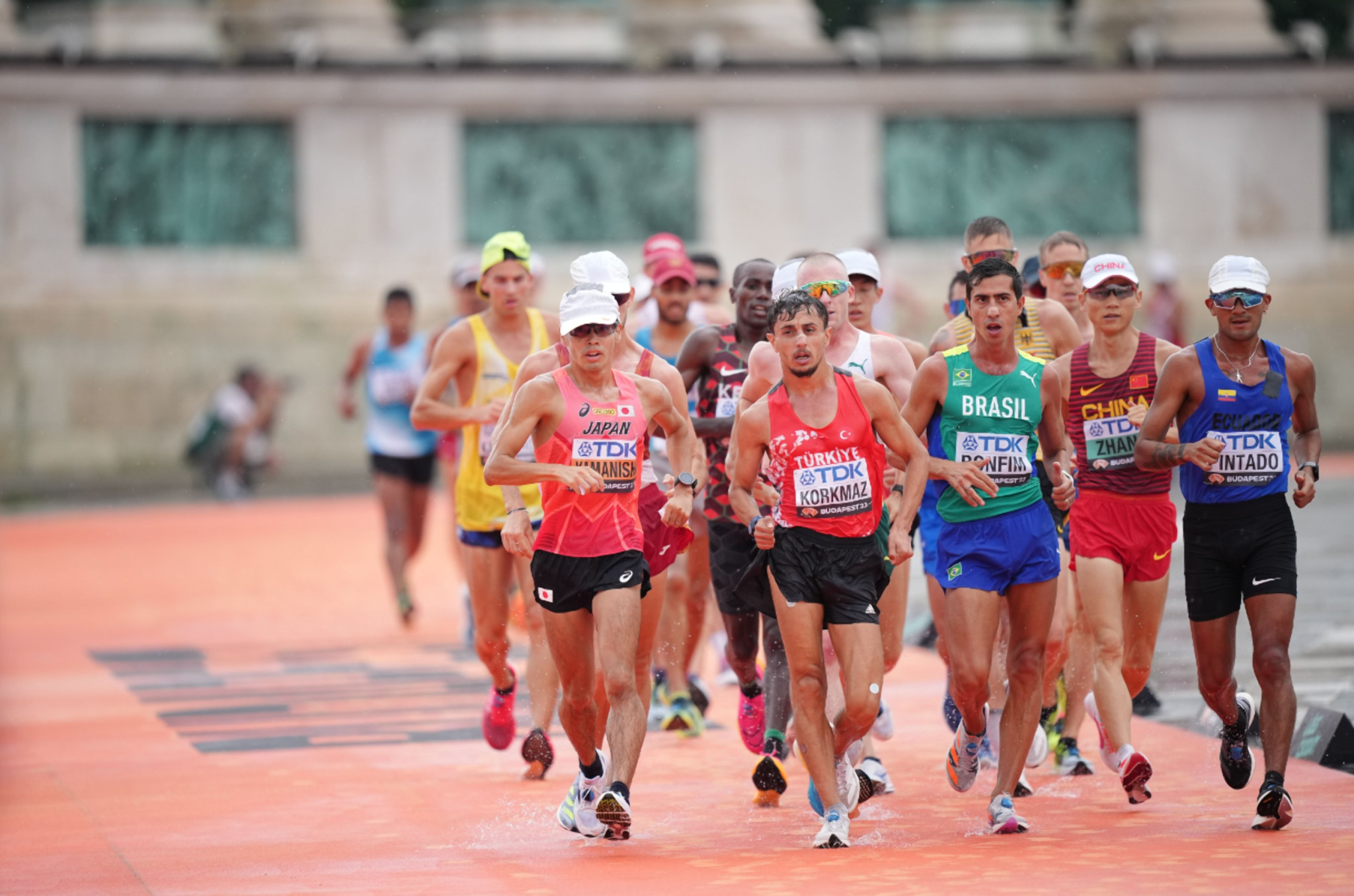 La marcha cambia de distancias a partir de 2026: habrá maratón y medio ...